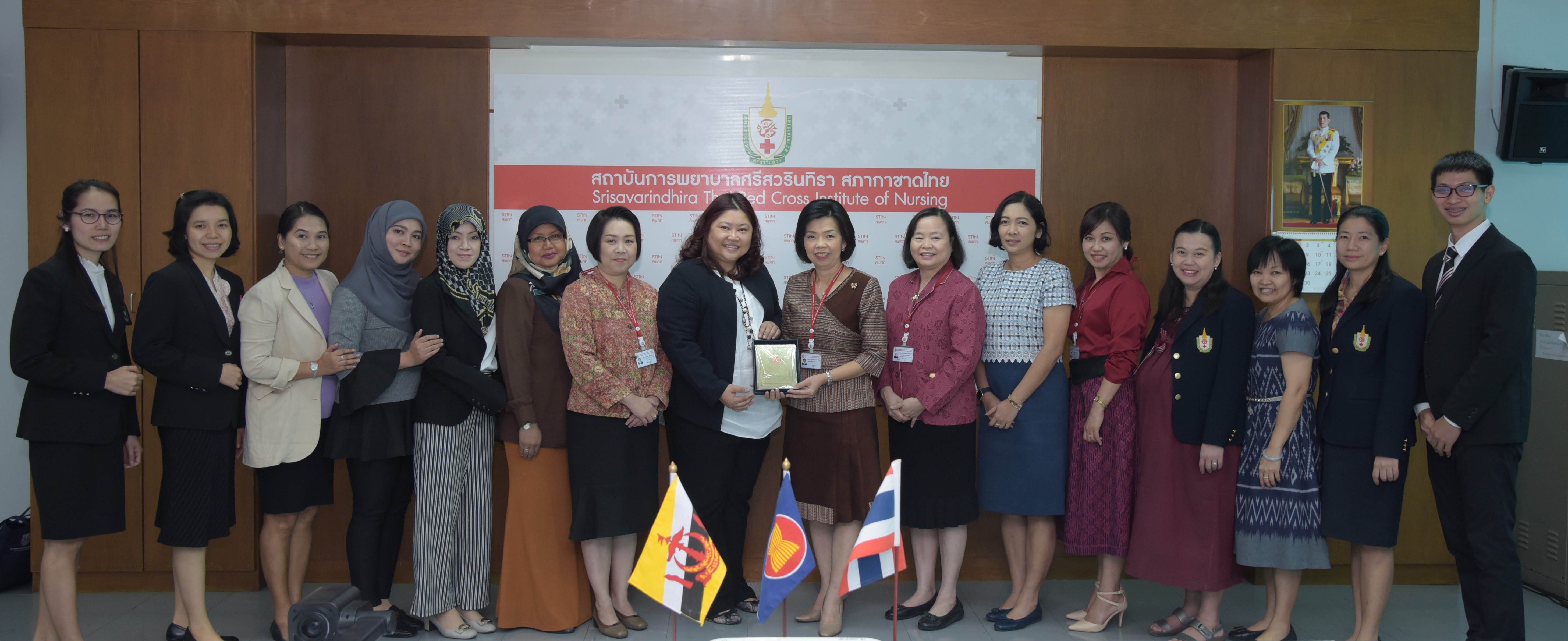 STIN held a meeting with delegates from Ministry of Health, Brunei ... STIN held a meeting with delegates from Ministry of Health, Brunei ...